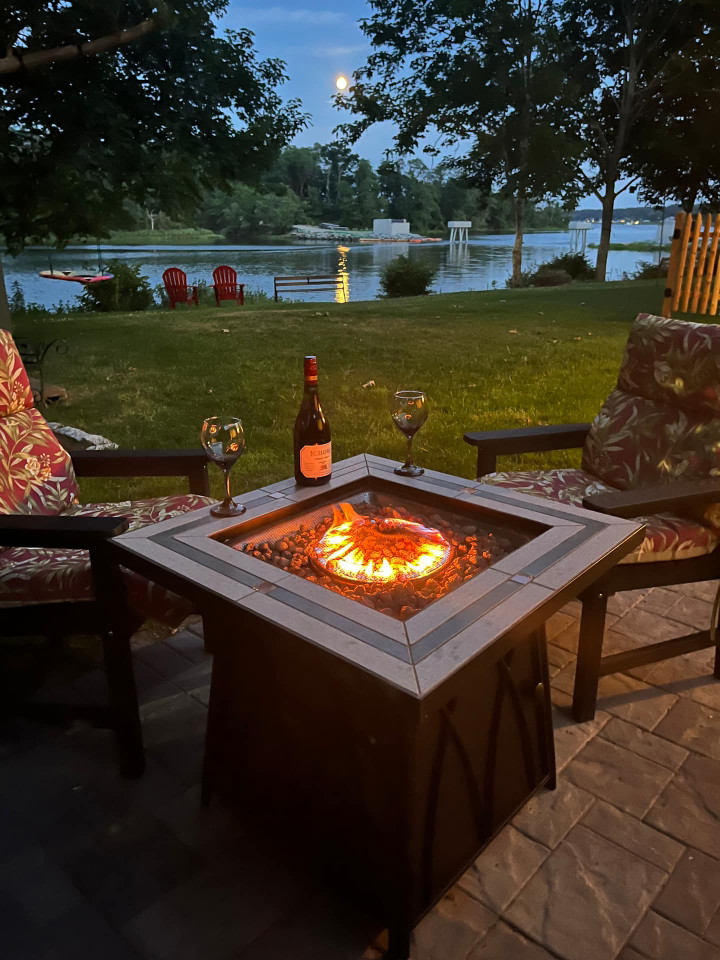 Still Waters: A Restorative Riverbank Retreat - Bristol, RI