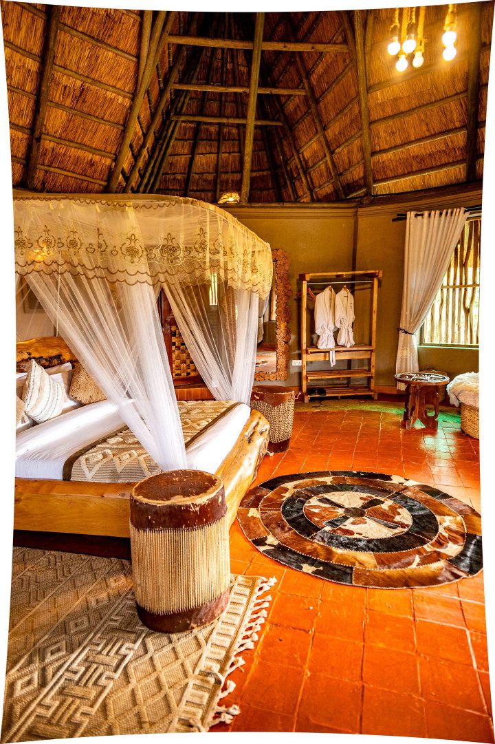 Lake Munyanyange Caves Lodge, Home Of Flamingos - Ouganda