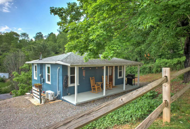 "Baby Blue" Our Bright And Sunny Little Cottage. - アシュビル, NC