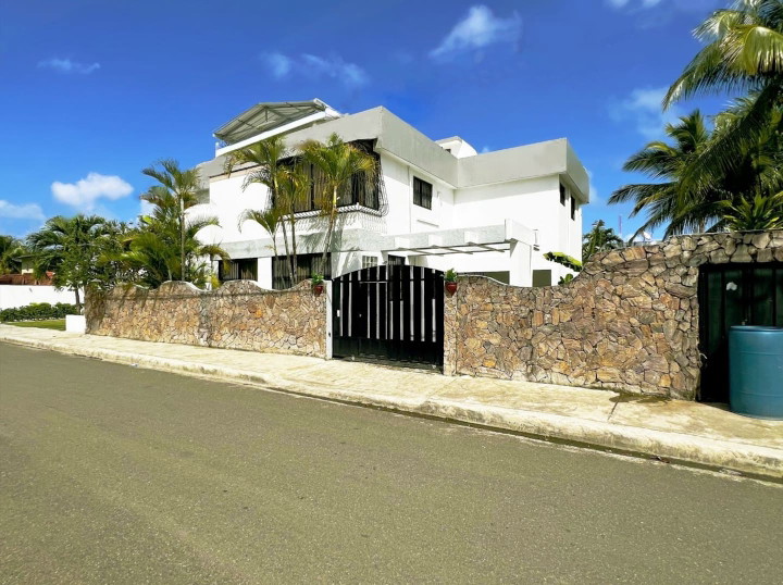 Welcome To Wilson's Paradise. Exactly In Sosua! - Dominican Republic