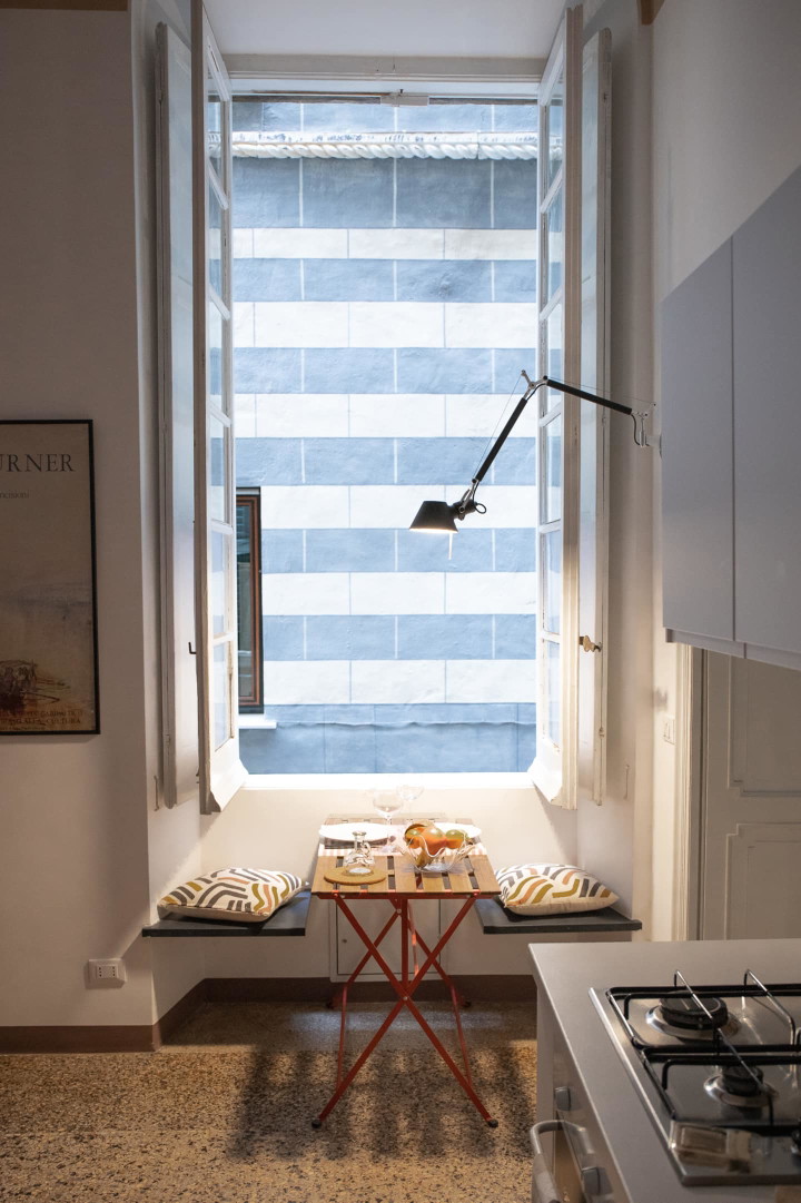 April 15 Historic Apartment - Genova