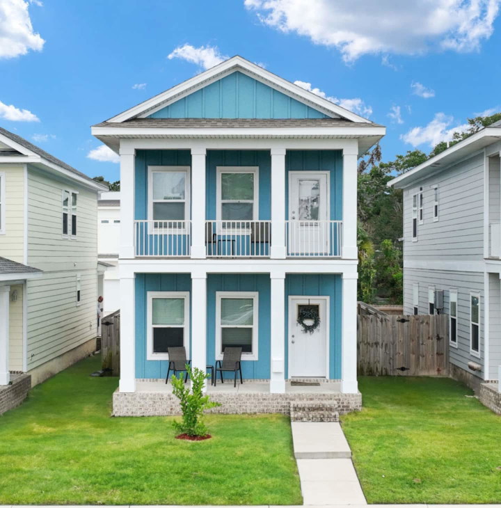 Downtown Home + Bay Views + Seafood Market - Pensacola, FL