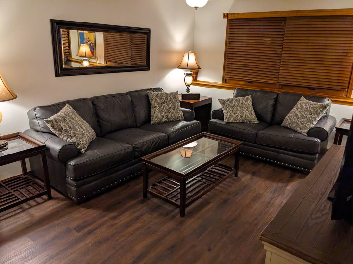 Beautiful Fully Furnished Executive Apart - Rolla, MO