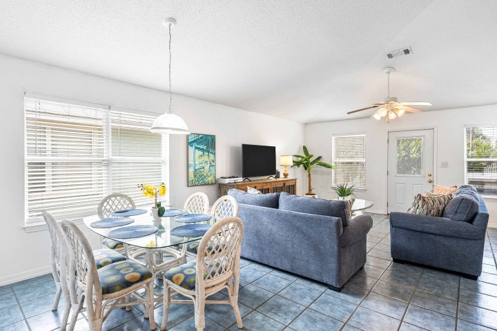 Cozy Resort Cottage With Private Beach Gate - Miramar Beach, FL