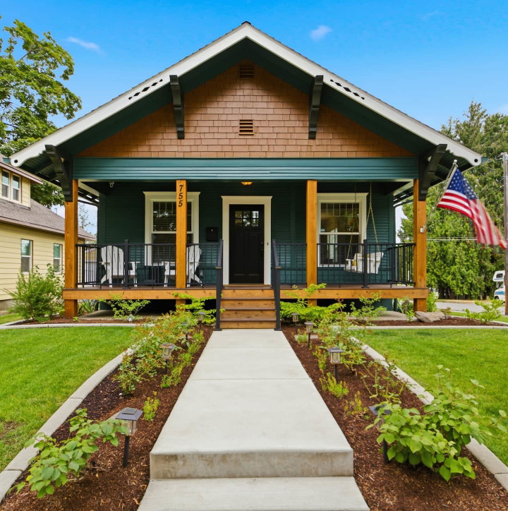 Beautifully Renovated Bungalow On Government Way - Coeur d'Alene, ID