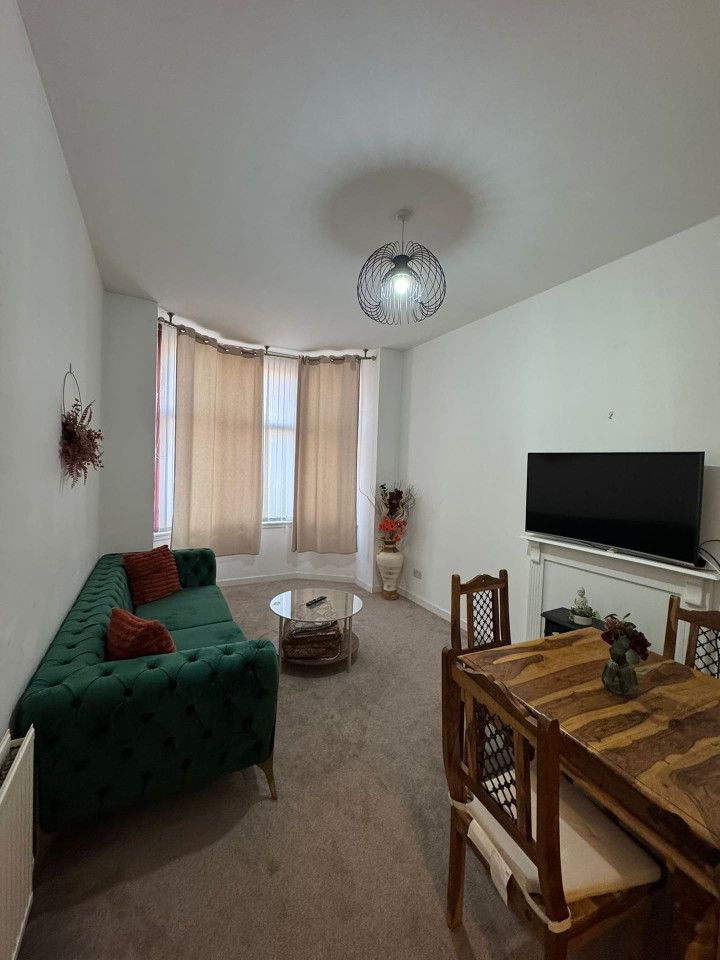 Contemporary Two Bedroom Apartment - Glasgow