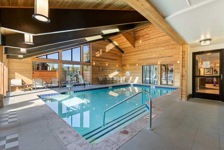 Shuttle To Slopes, Great Resort Amenities - Steamboat Springs