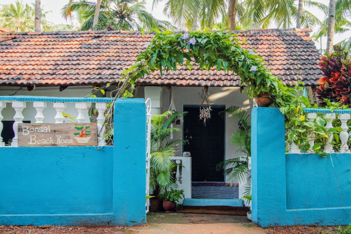 Bonsai Beach House: Walk 2 Beach - Goa