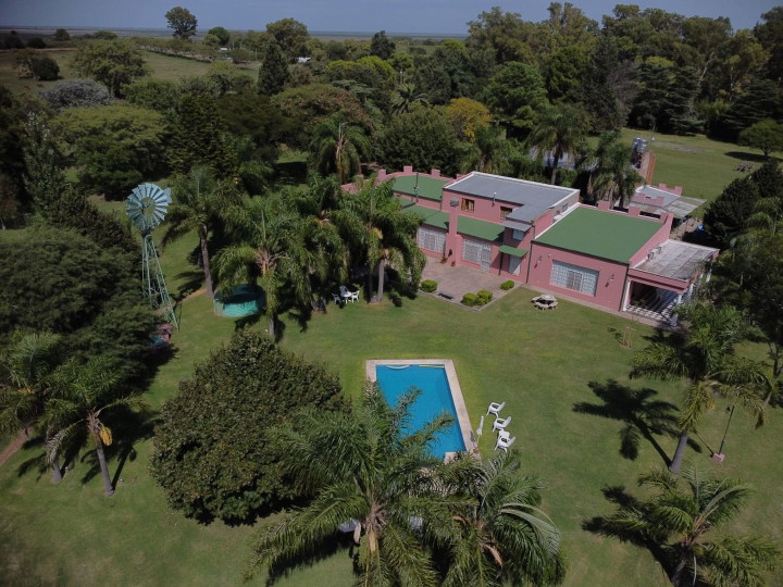 Casa Para 12 Con Pileta Y Parrilla - Argentina