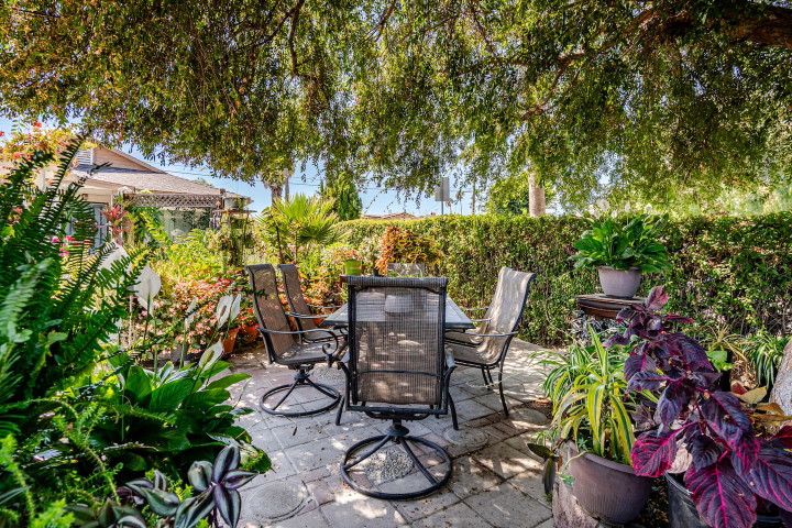 New Entire House 4 Oversized Bedrooms Kitchen+more - Los Angeles