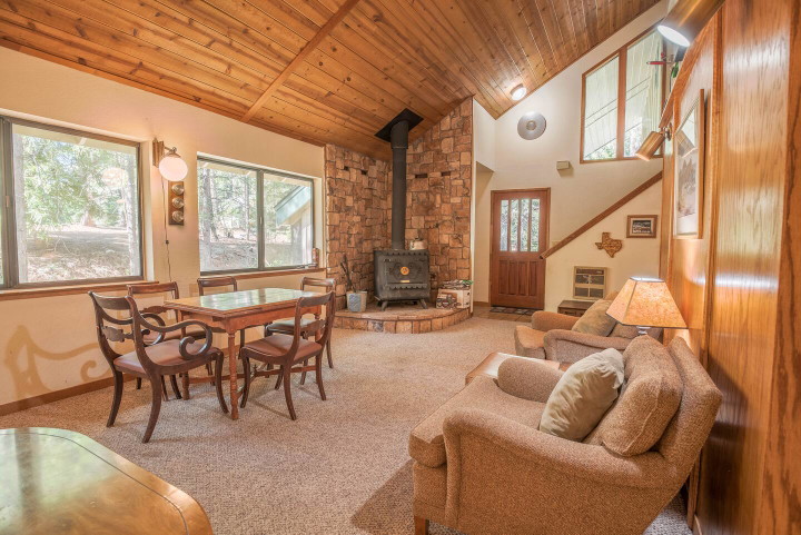 Spencer Cabin - Summer Pool Access! - Arnold, CA