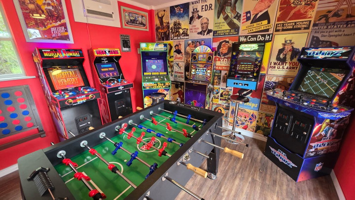 Copper Canyon Hideaway + Free Retro Arcade Fun - Canyon Lake, TX