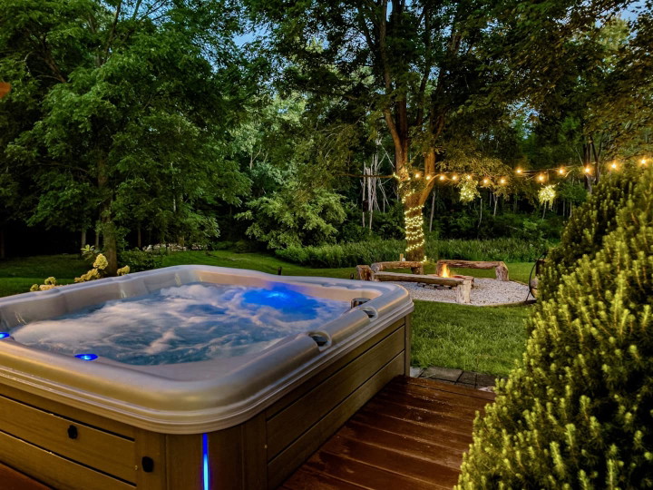 Walkable To Two Wineries + River| Hot Tub, Karaoke - Lake Erie, PA