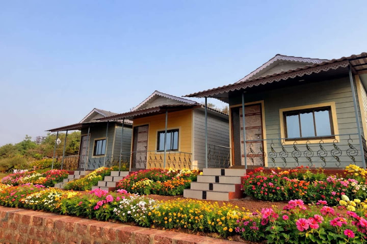 1) Sea Eagle Homestay- Peaceful Stay (Cottage 1) - Guhagar
