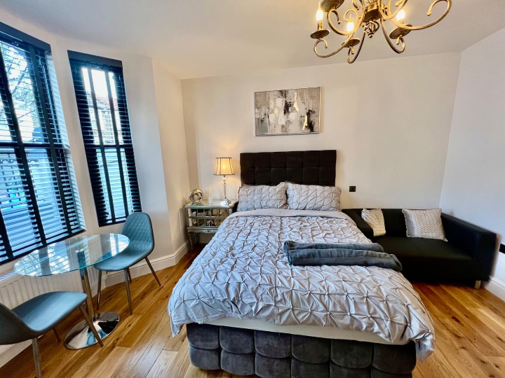 Luxury East London Apartment - Waterloo Station - London