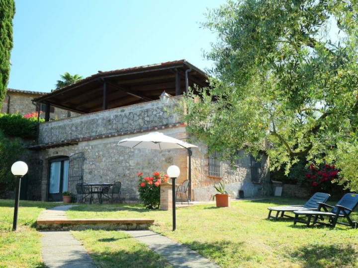 L'oliviera A Quiet Spot Down The Road. - Siena