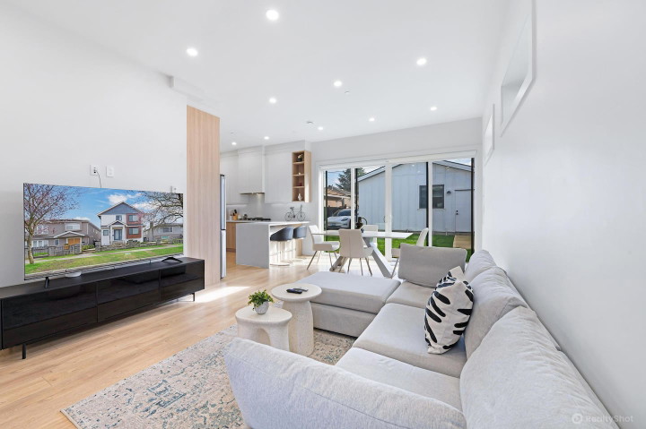 Modern 3br Gem | Close To Transit | 15m To Dt - Burnaby