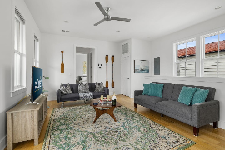 Charming Cozy Porch! | Globetrotter Suite D - Charleston, SC