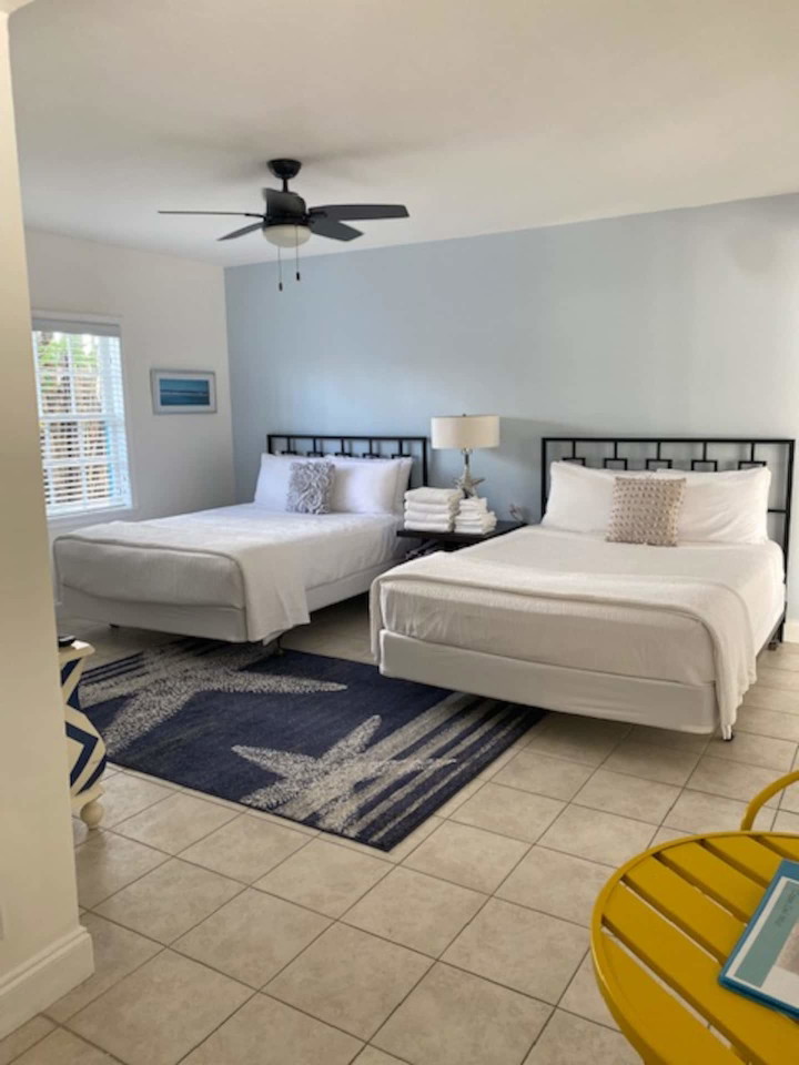 Steps To The Ocean- Large Studio W/kitchen- Room C - Fort Lauderdale