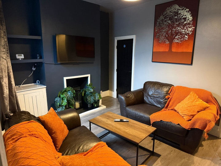 House In Gloucester. 3 Bedrooms. - Cotswolds