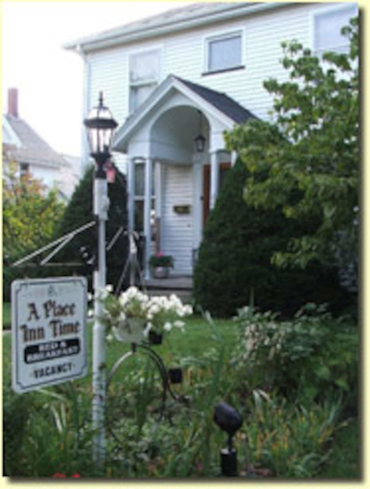 A Place Inn Time Bed & Breakfast - Edinboro, PA