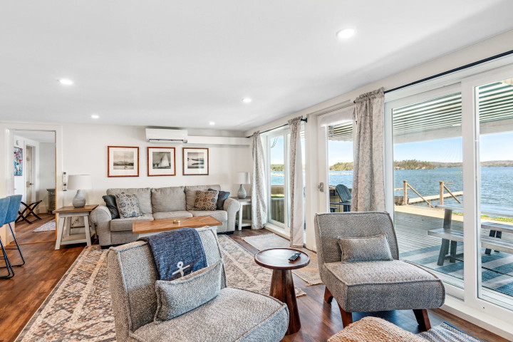 Harbor Cottage - Burlington, VT