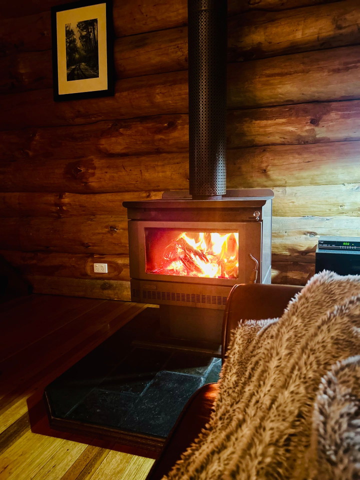 Amaruq Log Cabin - Book Now For School Holidays! - Mount Buller