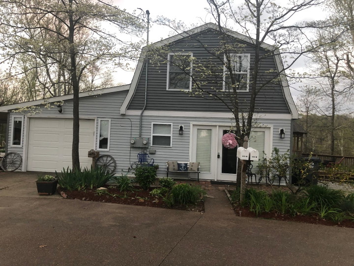 Quiet Home On The Water Downstairs Duplex A - Newburgh, IN