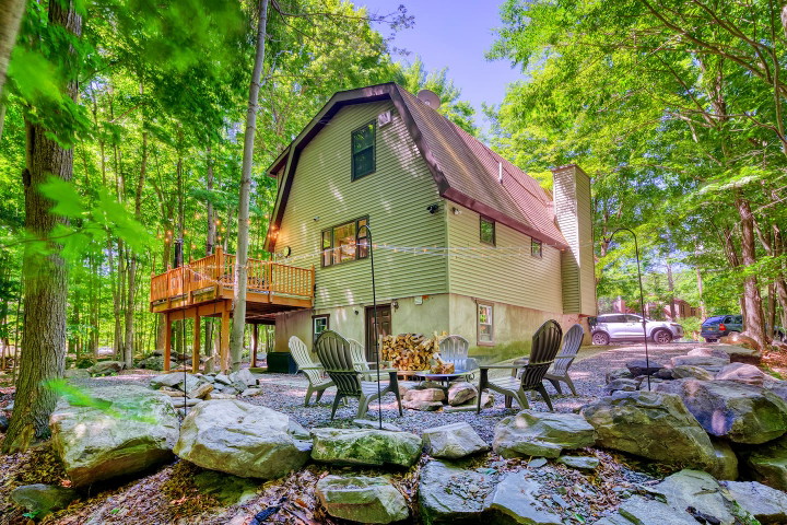 The Rosewood - Spacious Hideout Home W/ 5 Bedrooms - Lake Wallenpaupack, PA