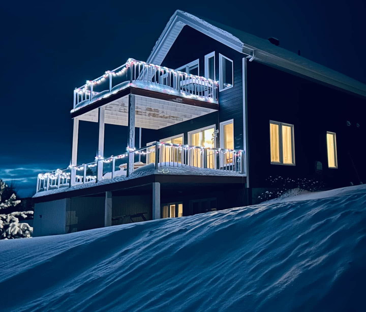 Superbe Petit Chalet Avec Vue Fleuve Et Massif - Charlevoix