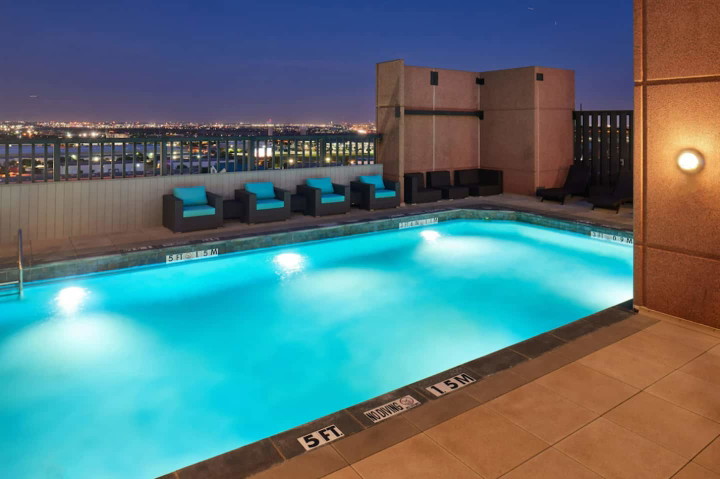 Near Dfw Airport | Gym. Free Shuttle. Rooftop Pool - Grapevine, TX