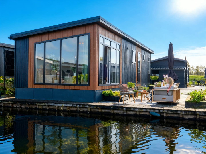 Nice Water Lodge, Atmospherically Furnished - Giethoorn
