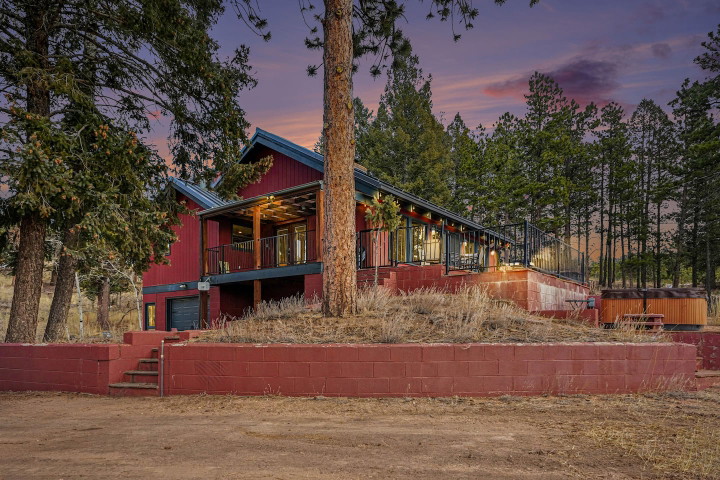 Secluded Forest Retreat | Hot Tub & Views - Woodland Park, CO