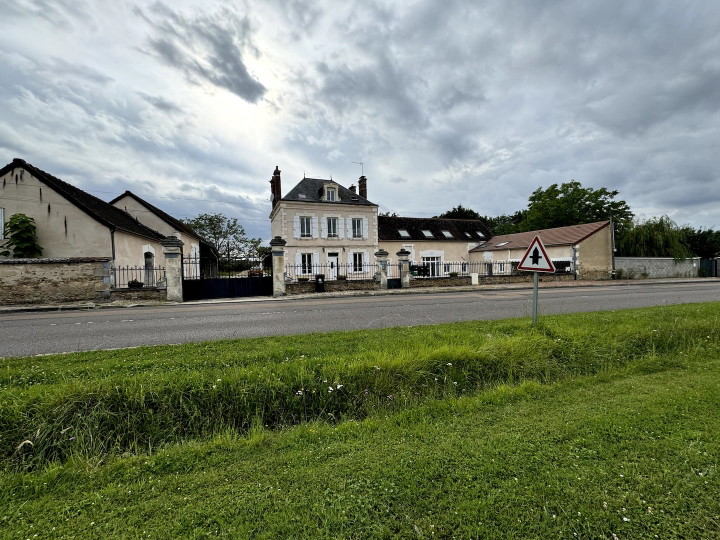 Appartement 2 Chambres
Proche Auxerre - Auxerre
