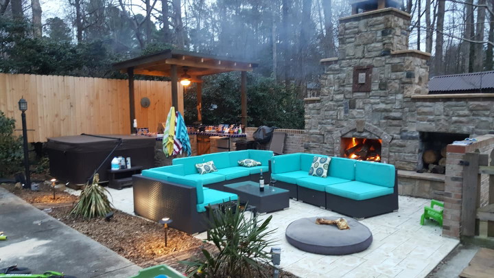 Outdoor Oasis - Secluded Pool, Hot Tub, Fireplace - Cary, NC