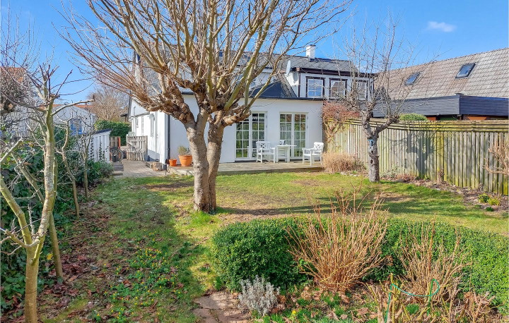 3 Bedroom Lovely Home In Vintrie - Malmö