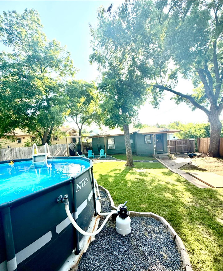 Hidden Oasis  Pool, Fire Pit & Hammock Chairs - Wichita Falls, TX