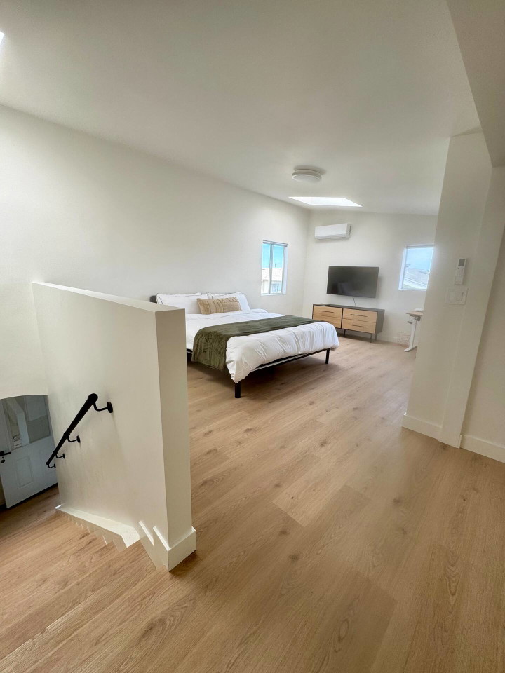 Skylight Loft  Redondo Beach - Redondo Beach, CA