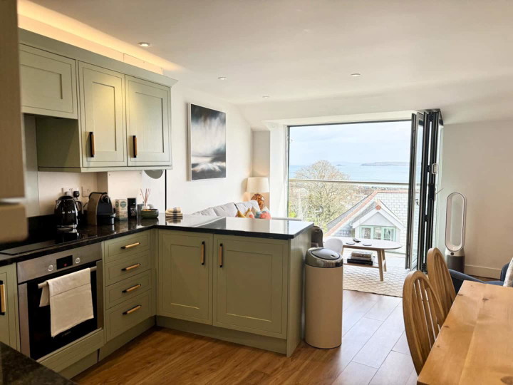 Central, Sea Views, Parking, 2br Luxury Apartment - St Ives