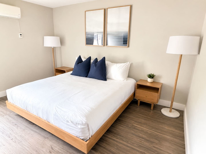 Standard King - Sechelt