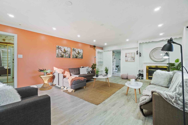 Magnifique Chalet Avec Vue Sur Le Lac Sur La Plage !! - Pickering
