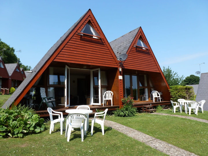5 Mins. To Beach, Tennis, Pool. Food In Local Pubs, Castles Close By, Free Wifi. - Dover