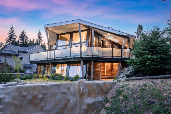 Rare Gem - 'The Camp House' - Courtenay, BC, Canada