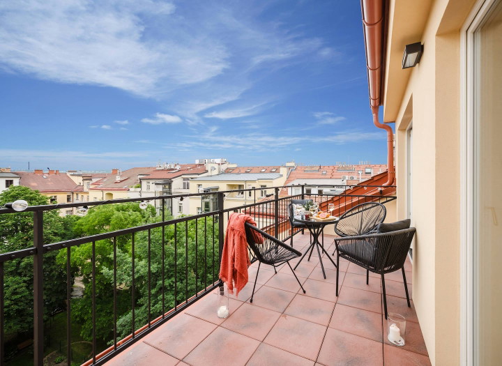 1bdr Apt W/ Terrace, Ac, Workspace & Smart Tv - Prague