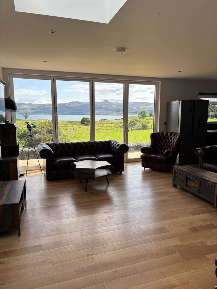 Elegant 4 Bedroom Holiday Home With Hot Tub - Skye