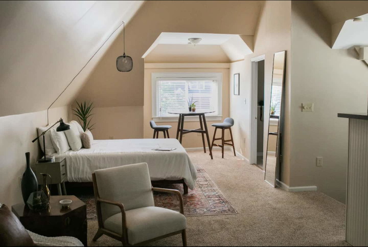 Downtown Digs-spacious Loft - Lexington, KY