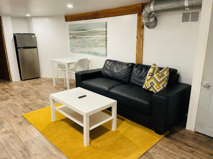 5 Min Dt, Royal Alex, Nait  7 Min Rogers - Edmonton, Canada