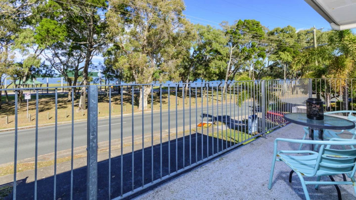 Eerste Verdieping Unit Dicht Bij Winkels, Park En Aan Het Water! - Brisbane