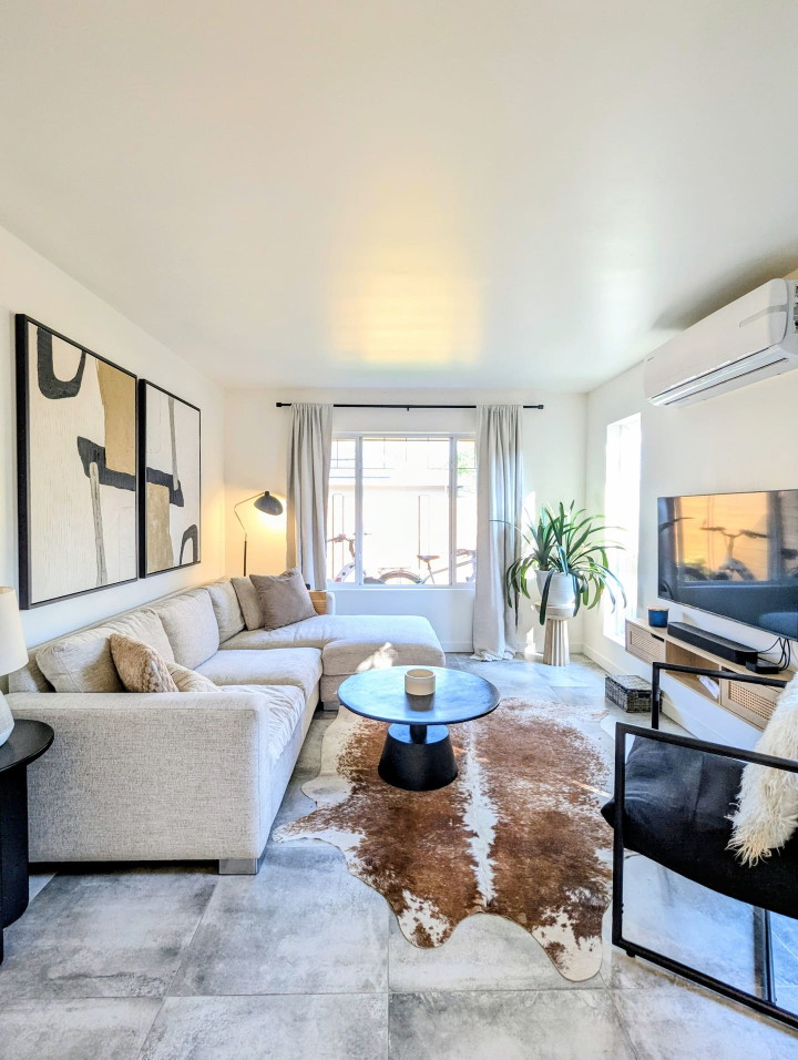 Stylish Carriage House | Pool, Hot Tub + Yard - Kelowna
