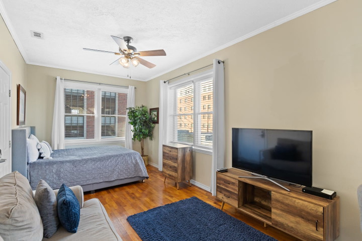 Historic Loft - Center Of Downtown Auburn! - Auburn, AL